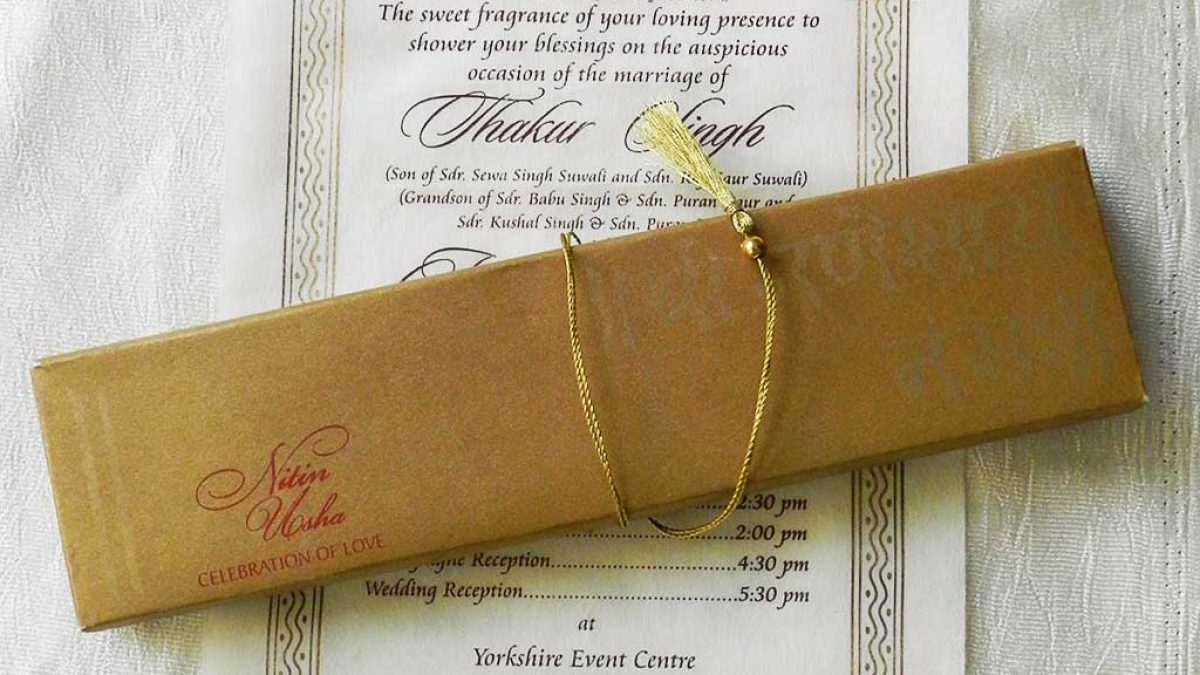 Wedding invitation tissue paper placement | Honestweddingadvice.com